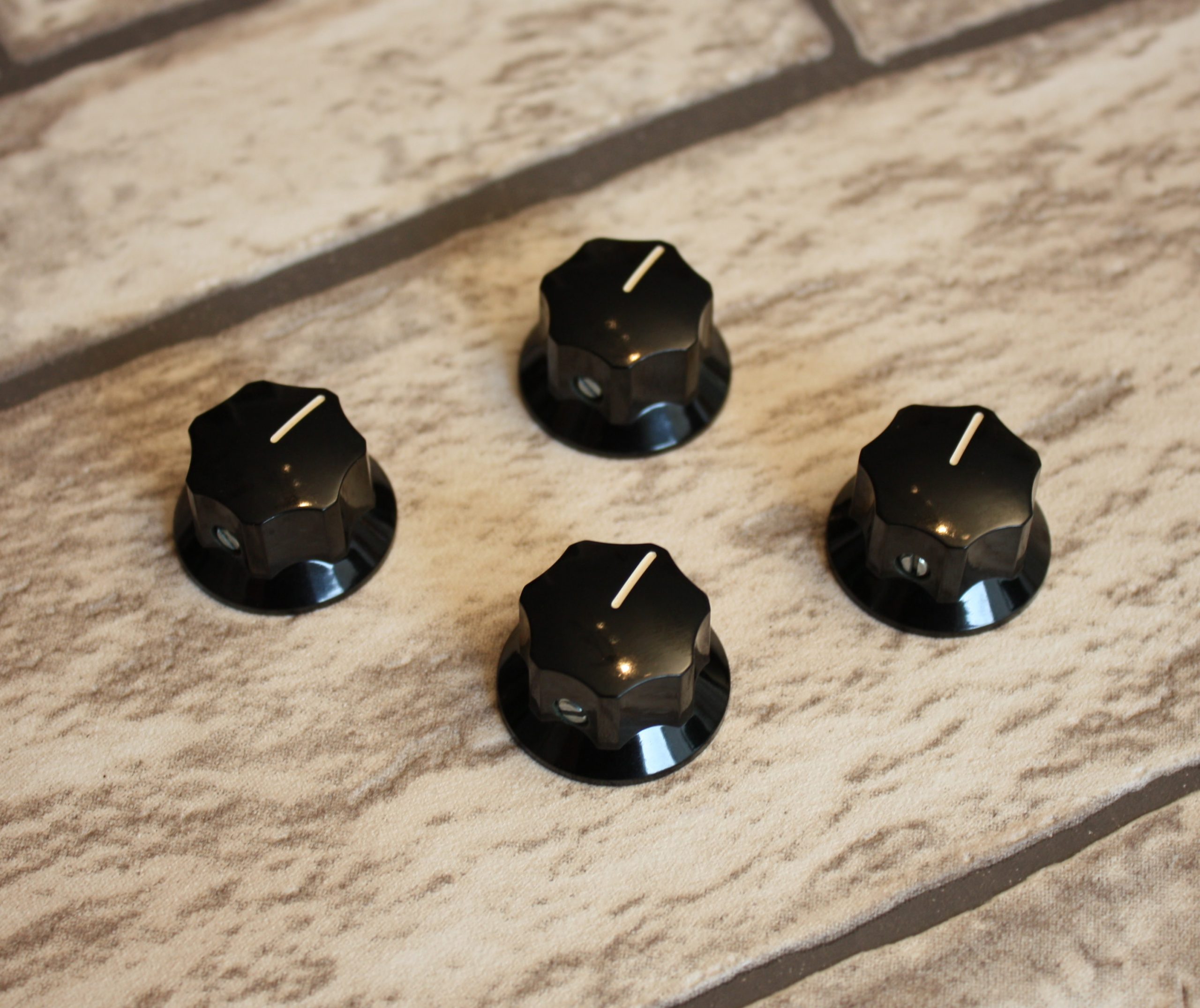 Rickenbacker Knobs Vintage 4x Bass 1950s – 2025 – RockWall Guitars' Rickenbacker Parts